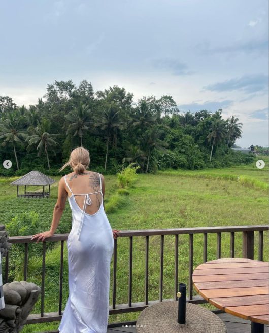 황보, 타투·갈라진 등 근육 '아직 살아있네~' ...누리꾼 "언니 너무 예뻐요"