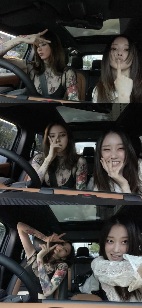 한소희·전종서, 퇴폐미 가득한 우정샷 공개…장미 문신+다채로운 표정으로 시선 사로잡아