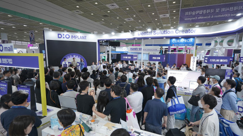 디오임플란트, 이서진과 함께한 리뉴얼 첫 부스… New Sinus Solution으로 SIDEX 2025 정조준